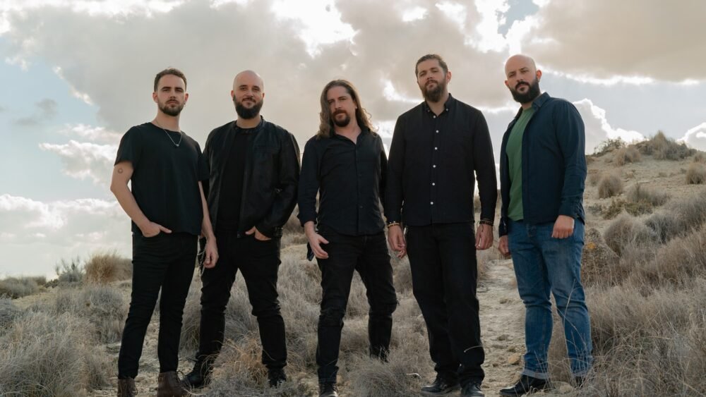 Banda española REYLOBO sorprende con nuevo single producido por Leo ...